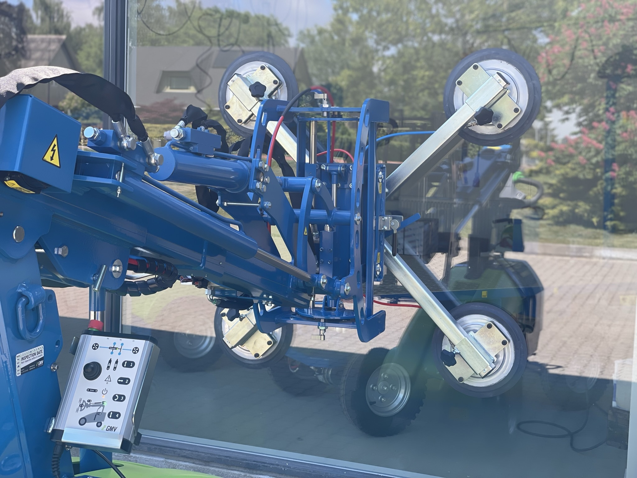 Winlet 375 glazing robot | GMV A/S